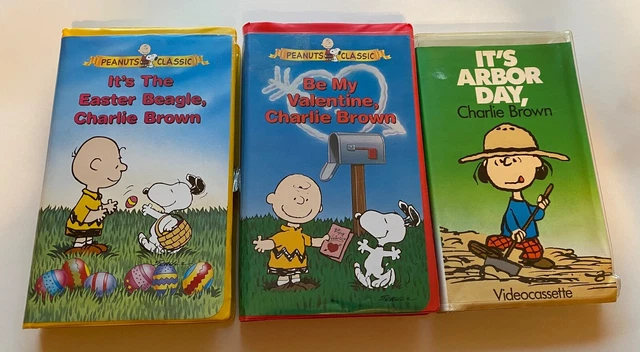 CHARLIE BROWN VHS Tape Bundle: The Easter Beagle, Be My Valentine, and ...