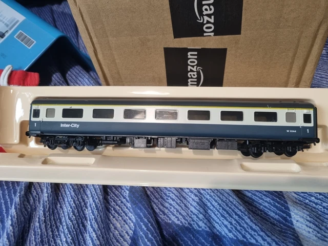 OO GAUGE HORNBY Railroad R4623 MK2E 1st Class Open Coach £20.43 ...