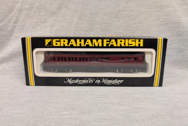 GRAHAM FARISH 0615 57ft Brake End Coach Suburban BR (N gauge) Era 5 ...