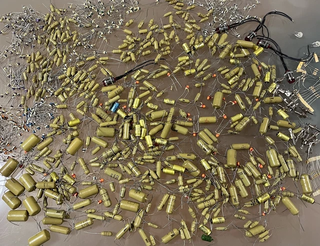 LOT 1,5KG COMPOSANTS Hi-Fi Ampli Tubes Transistors Condensateurs ...