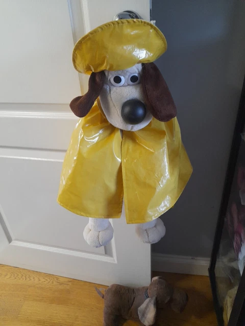 VINTAGE 1989 WALLACE and Gromit - Gromit in Rain Coat Backpack ...