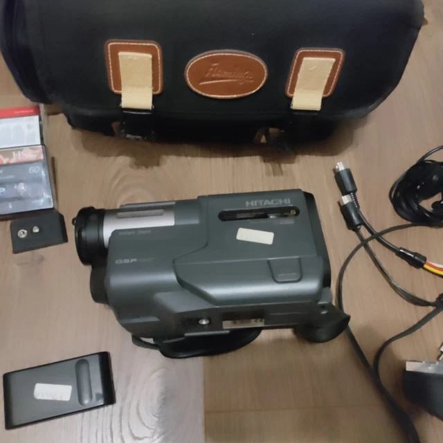 HITACHI 8MM CAMERA/RECORDER VM-E210E EUR 10,90 - PicClick DE