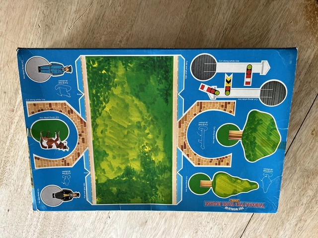 THE WORLD OF Thomas Tank Engine - Vintage Clockwork Train Set - With ...