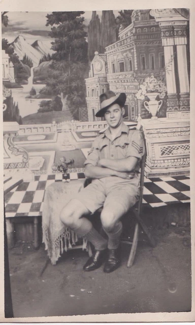 ZWEITER WELTKRIEG - RAF AIRMAN CORPORAL - NEU DELHI - INDIEN - um 1944 ...