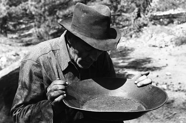 PROSPECTOR DRY PANNING for gold in Pinos Altos New Mexico May 1940 Old ...