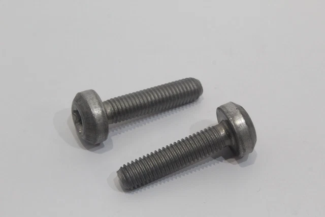 VW GOLF 5G Mk7 Oil Pump Fixing Bolts Screws M8x35 New Genuine N10736001 ...