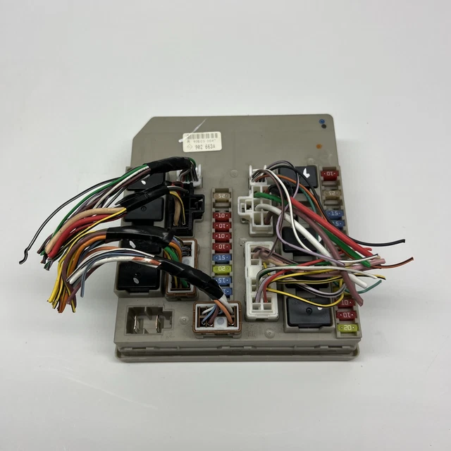 RENAULT CLIO MK3 Engine Bay Fuse Box Relay Module 2005 - 2012 902663A £ ...