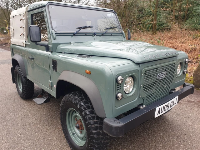BESPOKE LAND ROVER Defender 90 Tdci 2.4 Pickup 2009 So many upgrades ...
