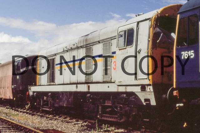 UK DIESEL TRAIN Railway Photograph Of Class 20 20048 Loco. Rm20-74 £1. ...