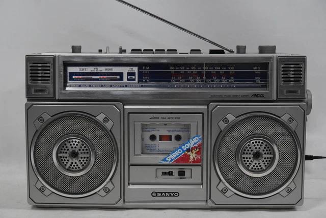 SANYO M9965K RADIO/TAPE/AUX Portable Stereo Boombox/GhettoBlaster ...