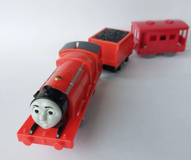 THOMAS THE TANK Engine And Friends - Trackmaster - James £10.00 ...