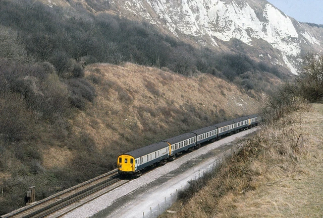 5022 RAILWAY COLOUR Slide Mlv 68006 At Folkestone Warren 1984 £2.99 ...