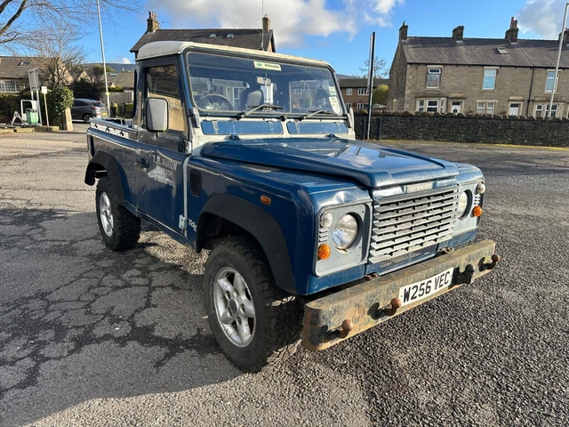 LAND ROVER DEFENDER 90 TD5 Truck Cab Pick up - Galvanised Chassis ...