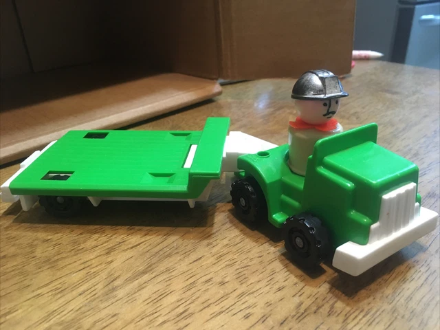 FISHER PRICE LITTLE People: Truck Rig w/ Flatbed Trailer [Green] With ...