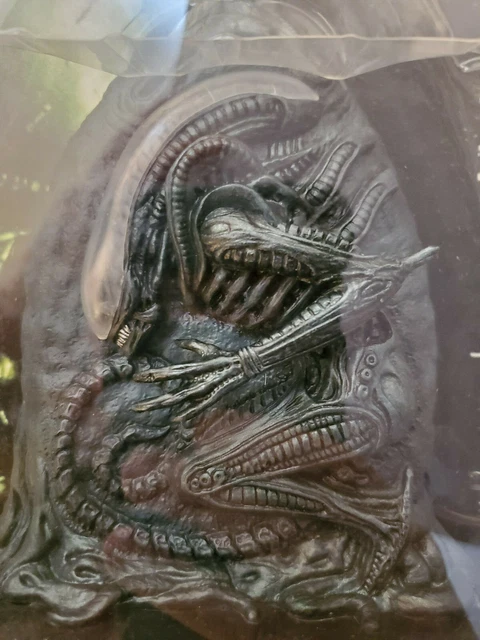 ALIEN RELIEF FIGURE Sega Prize Xenomorph Crouched Japanese Release $20. ...