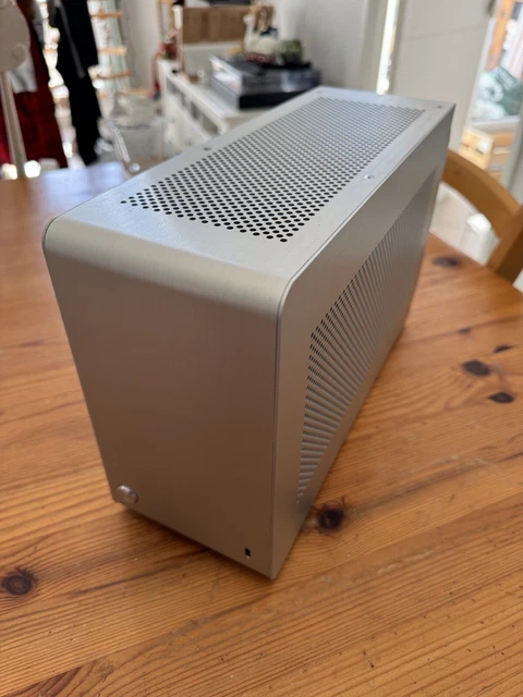 DAN A4 SFX V4.1 Mini Itx Gaming Case + Inc. Noctua 92mm Fan £74.00 ...