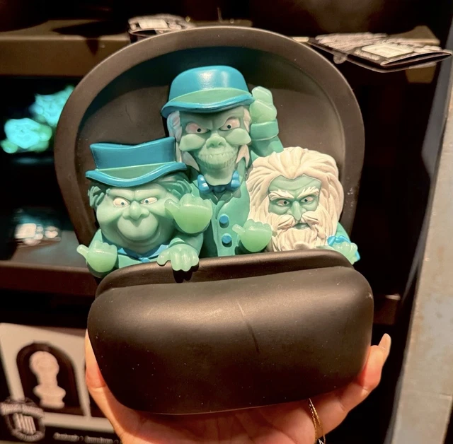 NEW 2025 💚 Hitchhiking Ghosts in Doom Buggy Light-Up Figure The Haunted ...