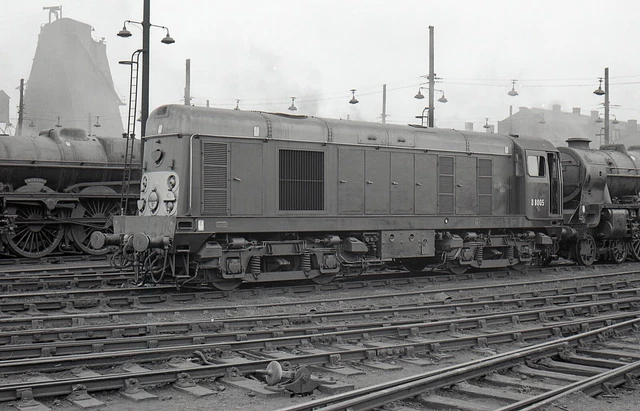 ORIGINAL 35MM B&W slide : Class 20 D8005 on shed £5.99 - PicClick UK