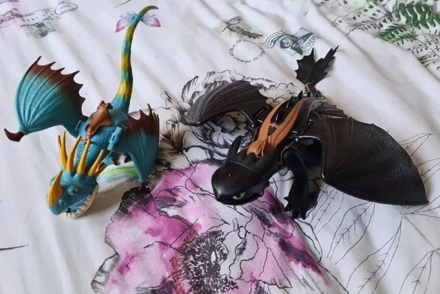 HOW TO TRAIN Your Dragon Stormfly & Toothless Legs Move Mouths £19.99 ...