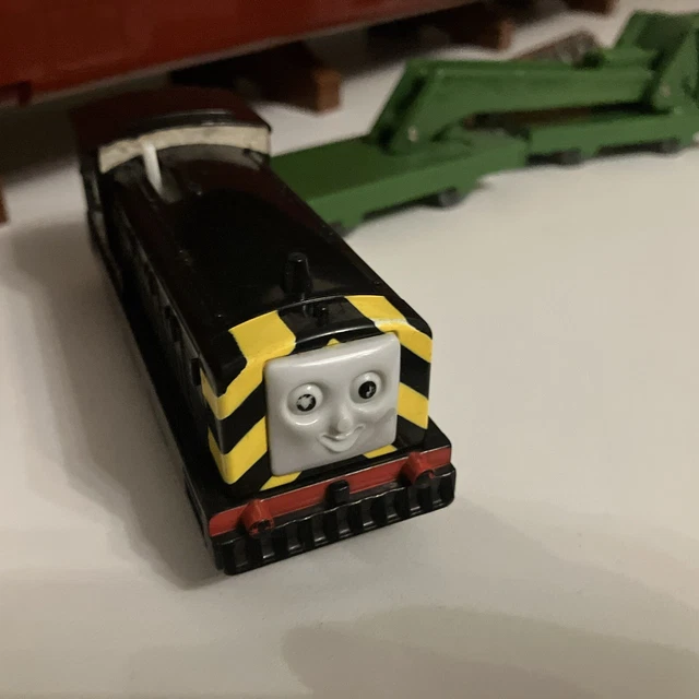 TOMY TRACKMASTER THOMAS And Friends Mavis Battery Operated Train With ...