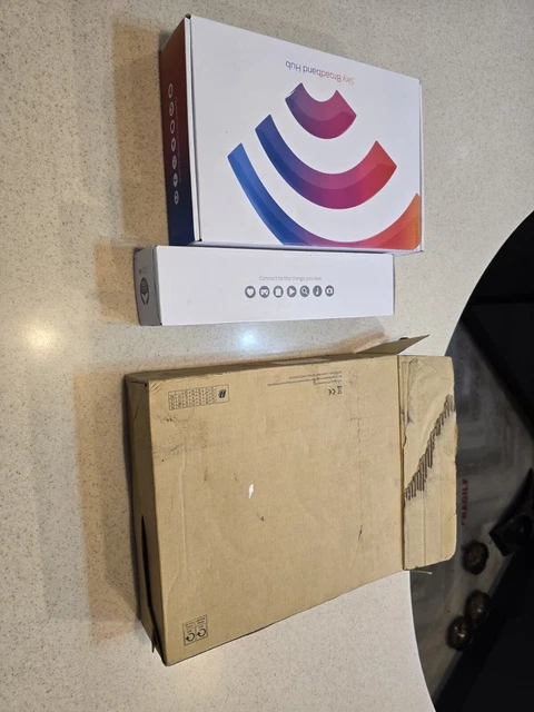 SKY BROADBAND Q Router 4.2 hub WiFi Model SR203 Latest model ***NEW ...