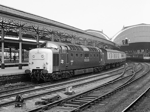 PHOTO 1980 Br Class 55 Deltic 55002 The King's Own Yorkshire Light ...
