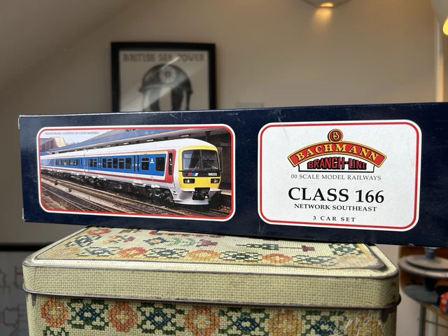 BACHMANN 31-025 CLASS 166 3-Car DMU Network Southeast 00 Gauge £151.52 ...