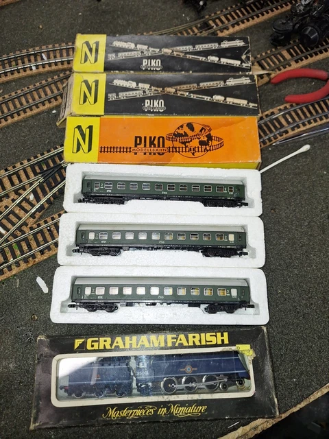 GRAHAM FARISH LOCOMOTIVE Channel Packet Plus 3 Coaches £93.26 - PicClick UK