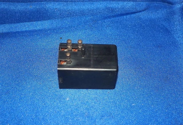 MERCEDES W116 R107 C107 W114 W115 Bosch Flasher Relay Module 0335200007 ...