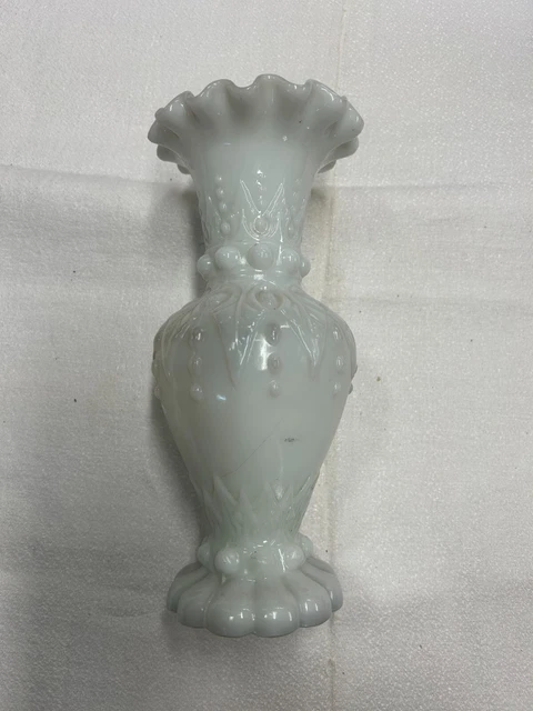ANCIEN VASE DE foire en opaline blanche déco rétro vintage art de la table EUR 14,99 - PicClick FR