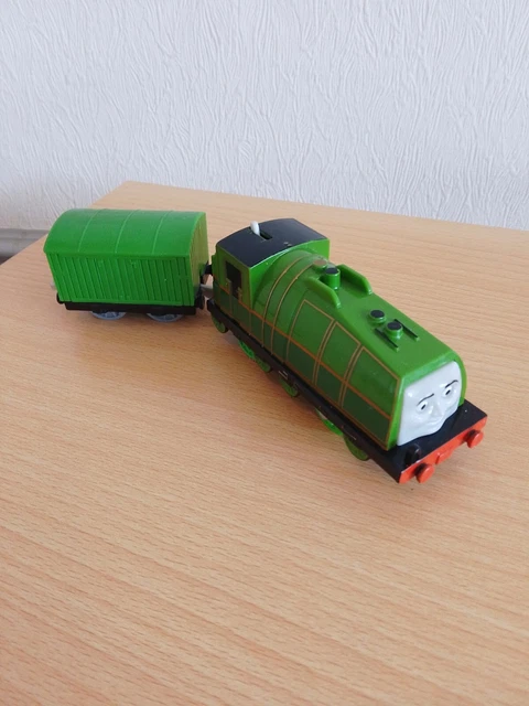 PREZZO PESCATORE TRACKMASTER thomas il motore serbatoio batteria treno ...
