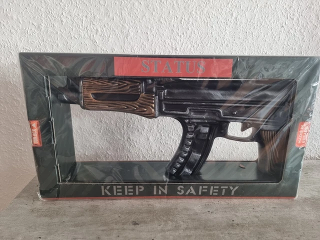 WODKA STATUS AVTOMAT Kalaschnikow 40% Vodka 0,7 AK-47 EUR 89,95 ...