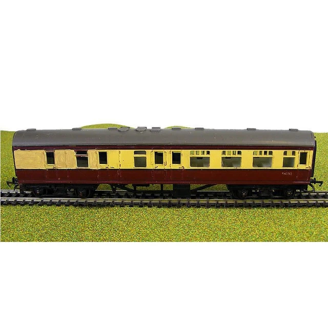 BRITISH BRAKE 2ND Class Coach with Seating Triang R28 00 Gauge Model ...
