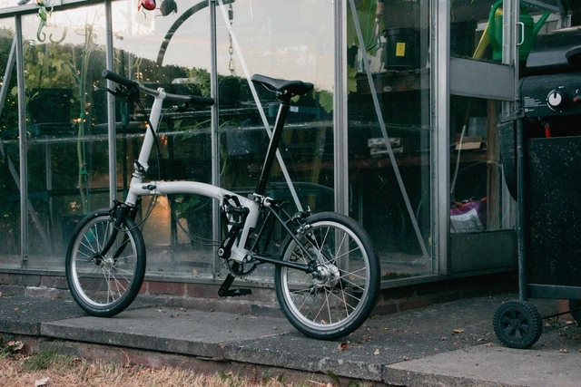 BROMPTON A LINE 3 Speed Folding Bike. White. £618.67 - PicClick UK