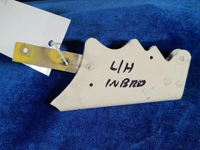 MOONEY M20E FLAP Hinge Arm With Fairing R/H P/N: 210104 , 210106-501 ...