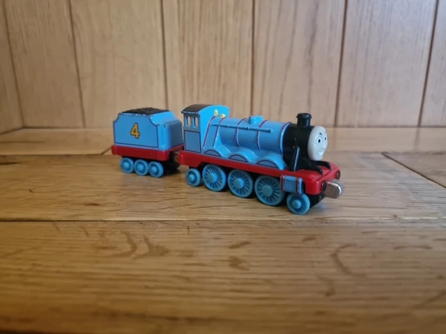 THOMAS THE TANK Engine Take and Play Metal Engine Gordon No. 4 by ...