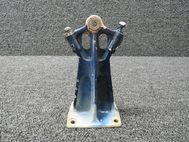 45253-003 PIPER PA31T Hinge Assy Elevator Center £78.25 - PicClick UK