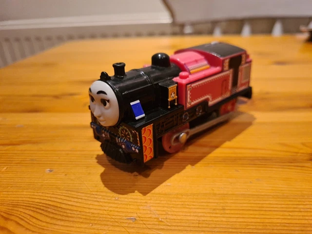 THOMAS THE TANK Engine Trackmaster Revolution HYPERGLOW ASHIMA Train ...