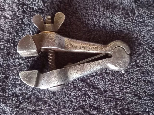 VINTAGE WW2 1943 Small Hand Clamp Jenbro War Department Broad Arrow GB ...