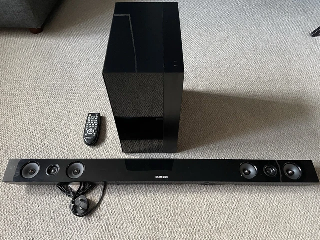 SAMSUNG CRYSTAL SURROUND AirTrack Soundbar (Sound Bar) and Subwoofer HW ...