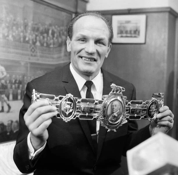HENRY COOPER, PROUDLY shows off his 3rd Lonsdale bet, which was pr- Old ...