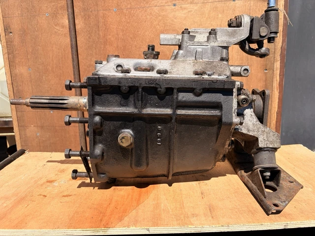 CLASSIC JAGUAR E-TYPE 3.8 / Mk2 Moss 4-Speed Gearbox Assembly C14919 ...