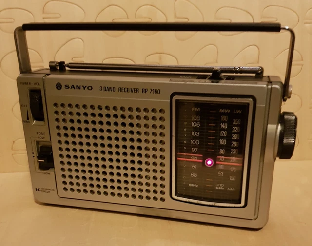 SANYO RP7160 VINTAGE AM/FM Transistor Radio 1980s Mains/Battery Good ...