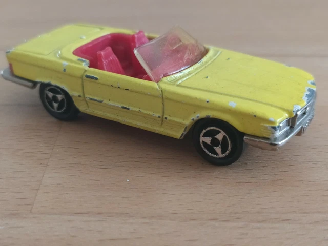 MAJORETTE MERCEDES 350 SL n° 213 ech:1/60 jaune siège rouge EUR 10,00 ...