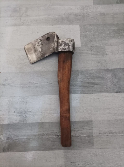 HACHE DE CHARPENTIER MINEUR ANCIENNE (TALABOT HBNPC) (voir descriptif ...