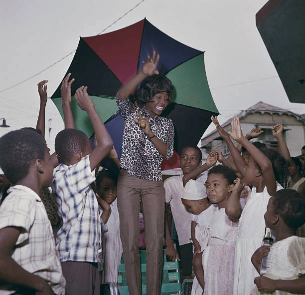 MILLIE SMALL IN Jamaica 1966 OLD PHOTO EUR 5,71 - PicClick FR
