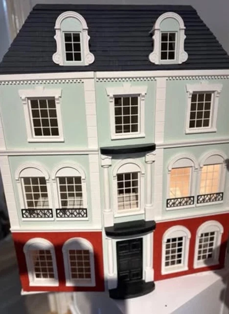 THE BARROWDEN COLLECTIBLE dolls house with 2 lights and transformer £52 ...