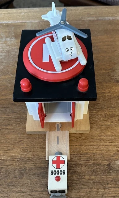LEARNING CURVE WOODEN Thomas Train Sodor Rescue Hospital! Red Cross ...