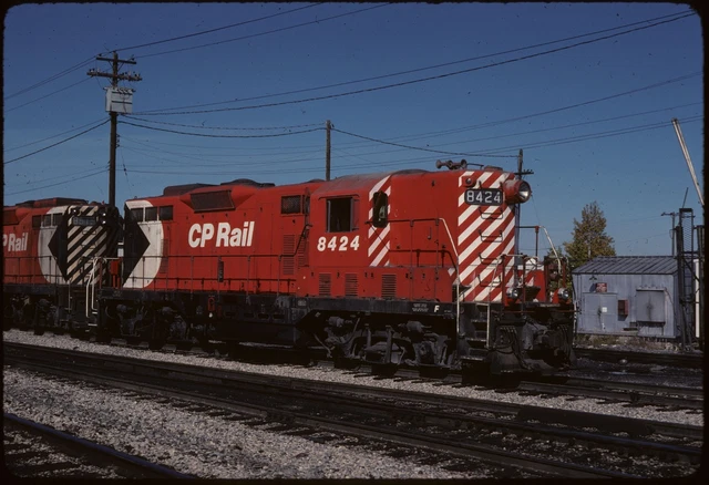 BH.BI02.CP1241 ORIGINAL COLOUR Slide CP Rail GP7 #8424 at Calgary, AB ...