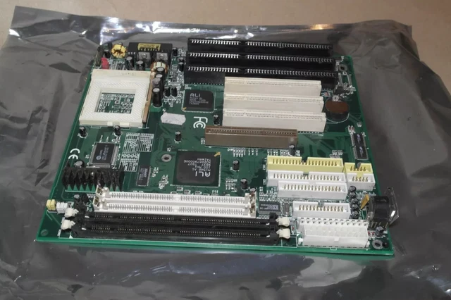 SUPER SUCKET 7 AGP PCI ISA AT motherboard AGP PCI ISA SD ATX AT PSU con ...